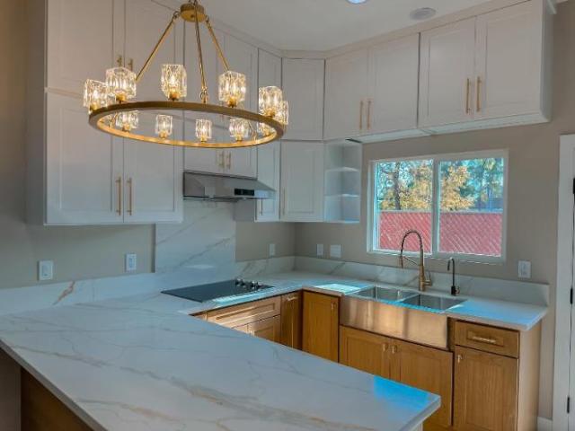 3 Br, 3 bath, Single Family 9386 Bixby Ave