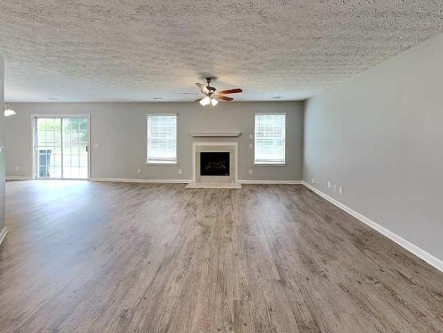 3 Br, 3 bath, Single Family 939 Bramble Way