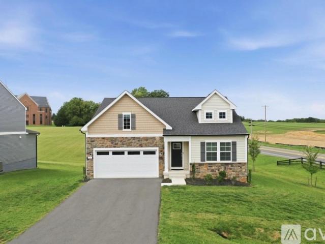 3 BR, 3 BA Apartment Edinburgh Court, Charles Town, WV 25414