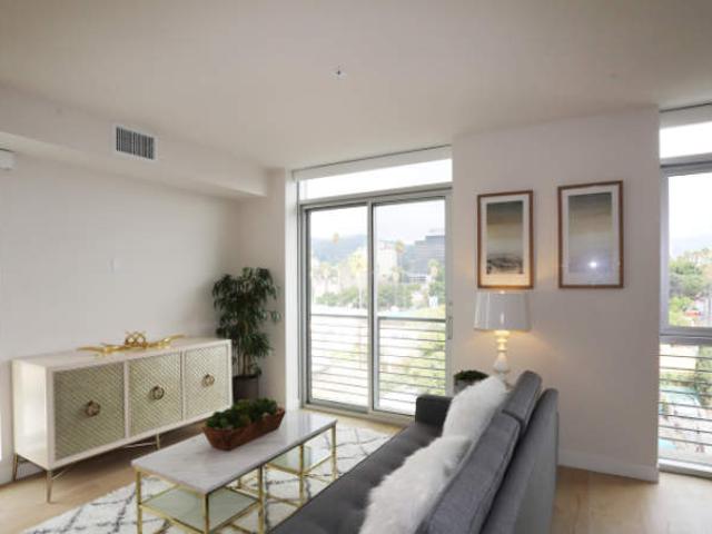 3 BR, 3 BA Apartment 1411 N Highland Ave, Los Angeles, CA 90028