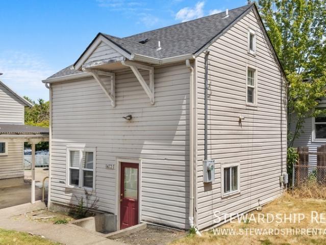 3 BR, 3 BA Apartment 1472 E. 19th Avenue, Eugene, OR 97403