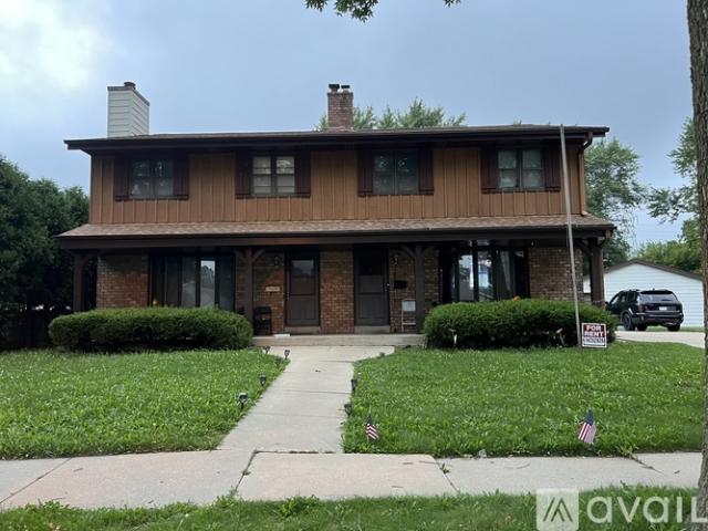 3 BR, 3 BA Apartment 1504 W Plainfield Ave, Unit 1504, Milwaukee, WI 53221