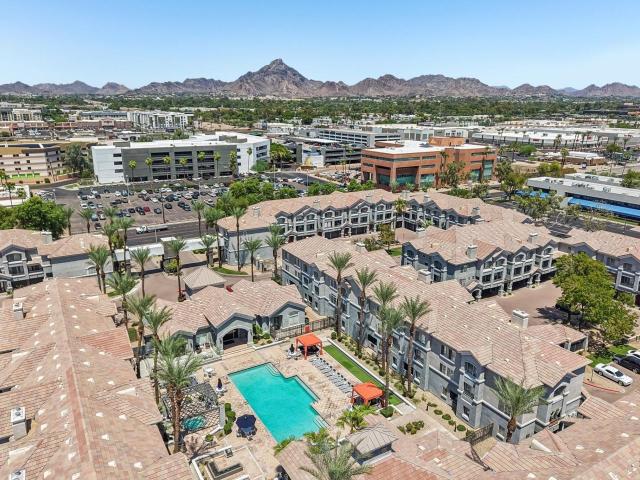 3 BR, 3 BA Apartment 1601 East Highland Avenue Unit 1002, Phoenix, AZ 85016