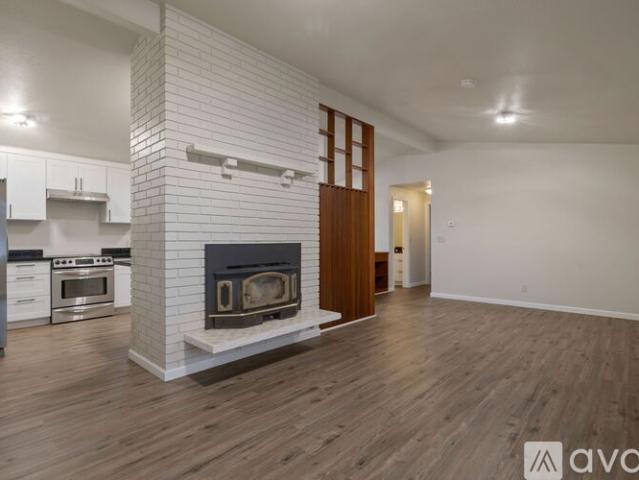 3 BR, 3 BA Apartment 16049 Southeast 131st Street, Renton, WA 98059