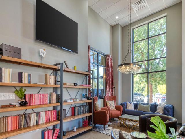 3 BR, 3 BA Apartment 1629 South Razorback Road Unit Private Priced By Bed, Fayetteville, AR 72701