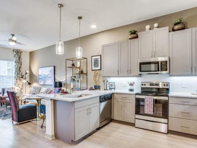 3 BR, 3 BA Apartment 1900 Knightsbridge Rd, Farmers Branch, TX 75234