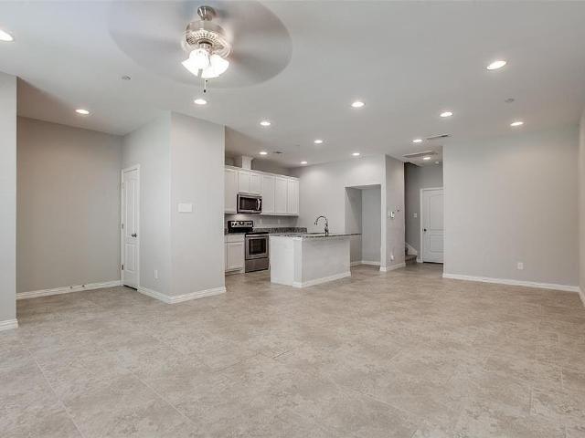 3 BR, 3 BA Apartment 1946 Timber Oaks Drive, Garland, TX 75040