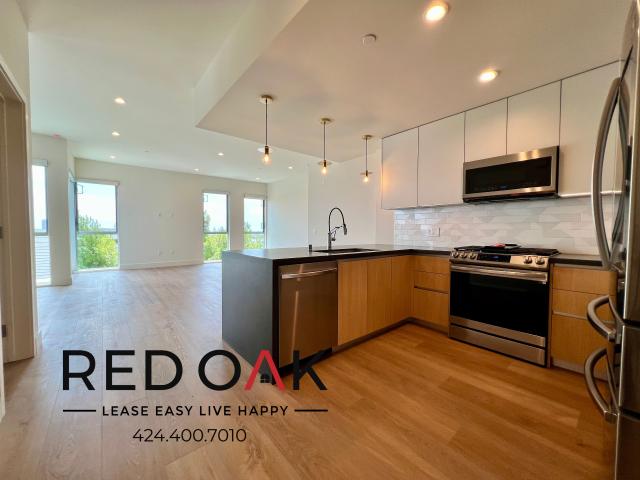 3 BR, 3 BA Apartment 1001 N Fairfax Ave, West Hollywood, CA 90046