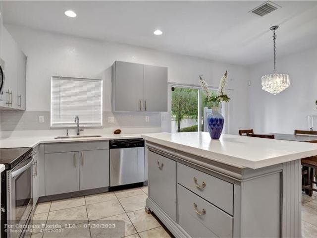 3 BR, 3 BA Apartment 1005 Northwest 41st Ave, Lauderhill, FL 33313