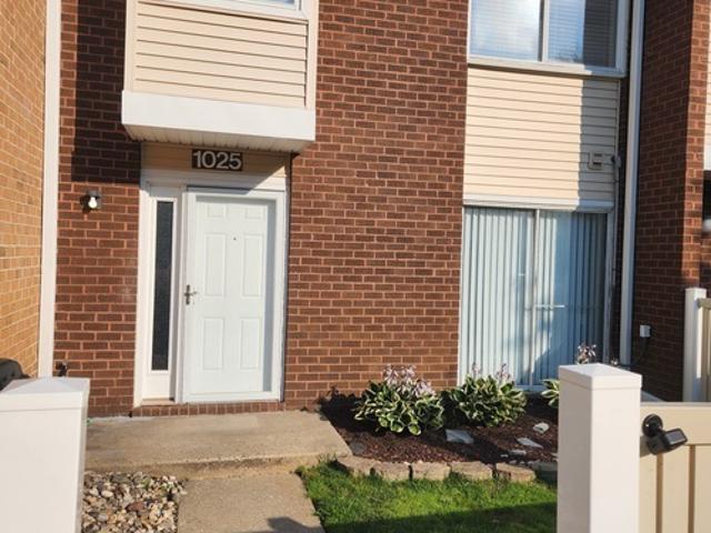 3 BR, 3 BA Apartment 1025 Oaklyn Court, Unit 1025, Voorhees Township, NJ 08043