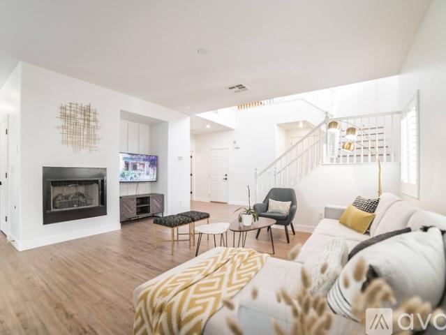 3 BR, 3 BA Apartment 10470 Sky Gate Street, Las Vegas, NV 89178