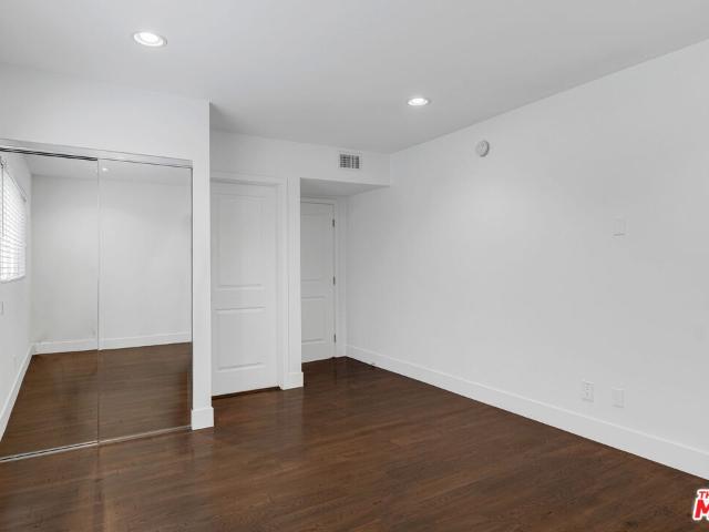 3 BR, 3 BA Apartment 1055 South Bedford Street, Los Angeles, CA 90035