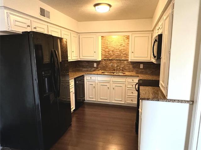 3 BR, 3 BA Apartment 10609 Sandpiper Lane, Dallas, TX 75230