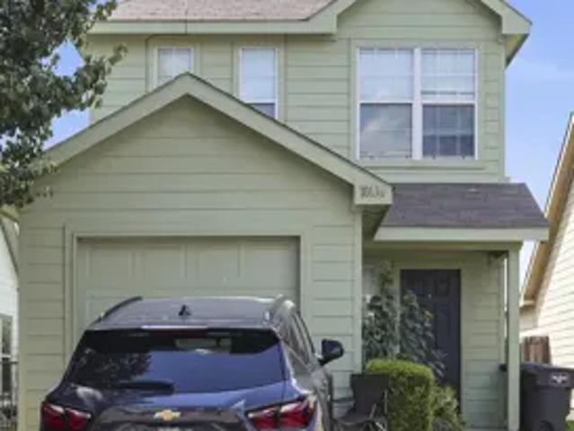 3 BR, 3 BA Apartment 10636 Many Oaks Dr, Fort Worth, TX 76140