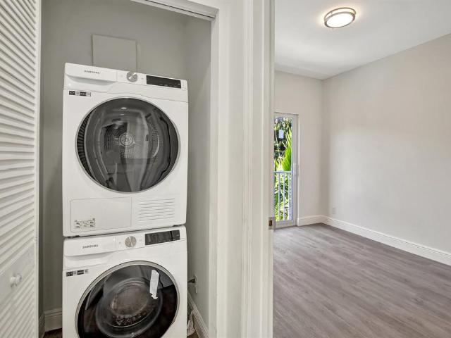 3 BR, 3 BA Apartment 1104 South 20th Avenue, Hollywood, FL 33020