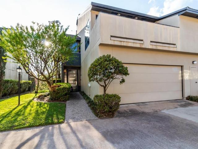 3 BR, 3 BA Apartment 1112 Bering Dr, Houston, TX 77057