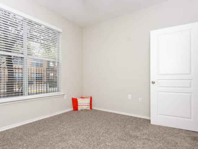 3 BR, 3 BA Apartment 1121 Beachview St, Dallas, TX 75218
