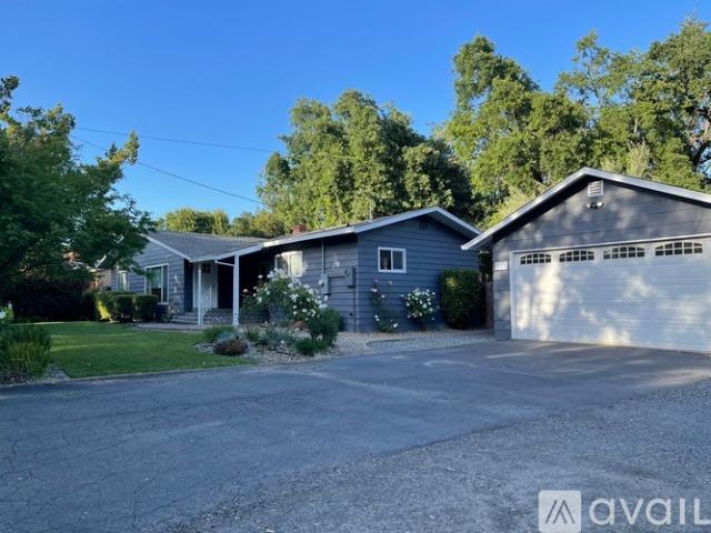 3 BR, 3 BA Apartment 117 East Shiloh Road, Santa Rosa, CA 95403