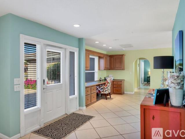 3 BR, 3 BA Apartment 1155 Bogey Ln, Longboat Key, FL 34228