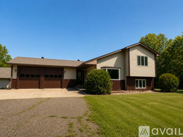 3 BR, 3 BA Apartment 11770 Dellwood Rd, Stillwater, MN 55082