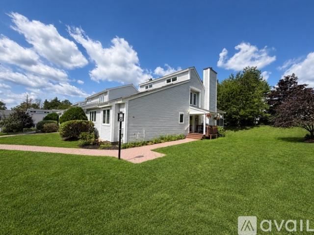 3 BR, 3 BA Apartment 124 Westview Drive, Unit 124, Westford, MA 01886