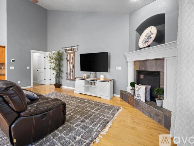3 BR, 3 BA Apartment 12805 West Berghan Street, Boise, ID 83709