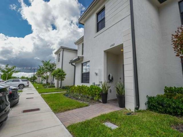 3 BR, 3 BA Apartment 12869 Southwest 233rd Terrace, Homestead, FL 33032