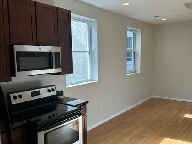 3 BR, 3 BA Apartment 1319 N 15th St, Unit 3, Philadelphia, PA 19121