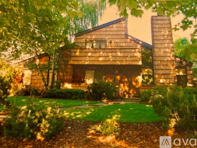 3 BR, 3 BA Apartment 132 Kensington Square, Medford, OR 97504
