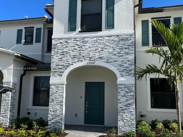 3 BR, 3 BA Apartment 13306 Southwest 286th Ter, Homestead, FL 33033