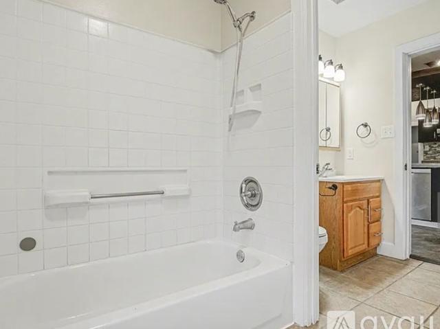 3 BR, 3 BA Apartment 134 Goshen Avenue, Elkhart, IN 46516