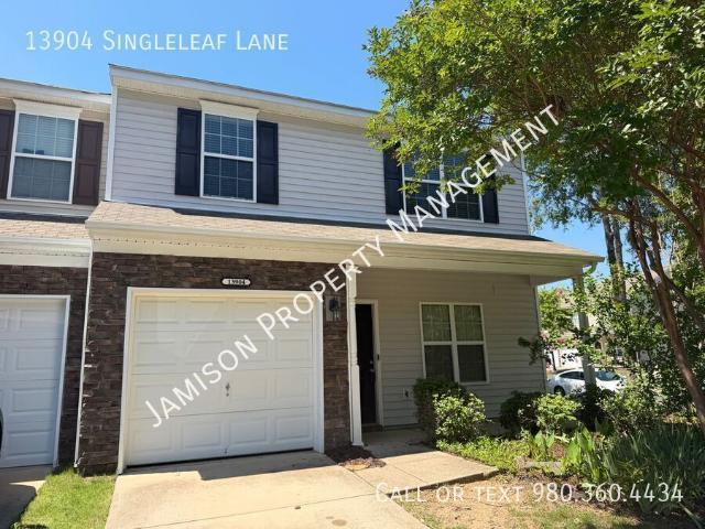 3 BR, 3 BA Apartment 13904 Singleleaf Lane, Charlotte, NC 28278