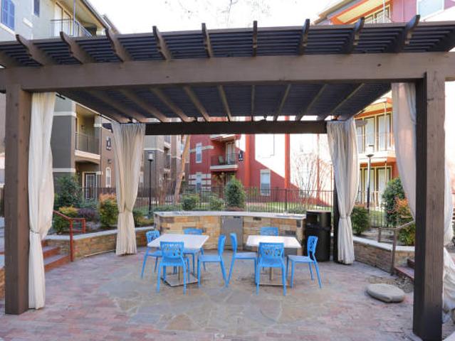 3 BR, 3 BA Apartment 2403 N Washington Ave, Dallas, TX 75204