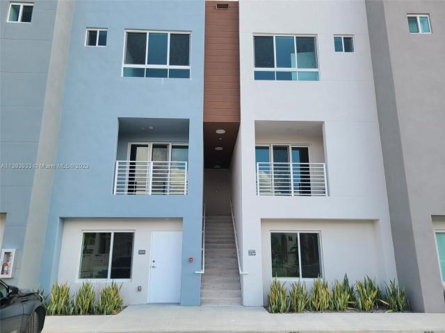 3 BR, 3 BA Apartment 2555 Northeast 193rd St, Miami, FL 33180