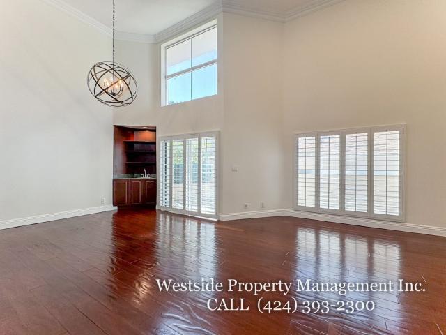 3 BR, 3 BA Apartment 2824 Arizona Ave Santa Monica, CA 90404