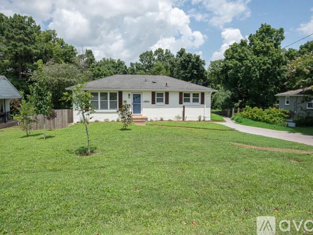 3 BR, 3 BA Apartment 2912 Shadow Lane, Nashville, TN 37216