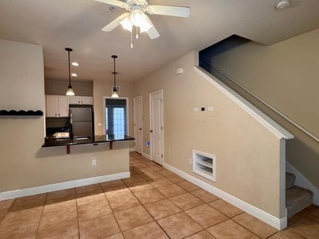3 BR, 3 BA Apartment 2938 Southwest 35th Place, Unit 26, Gainesville, FL 32608
