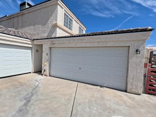 3 BR, 3 BA Apartment 299 Phyllis Dr, Unit 4, Bullhead City, AZ 86429
