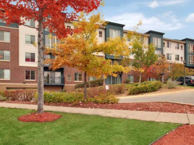 3 BR, 3 BA Apartment 200 Wilkin St, St Paul, MN 55102