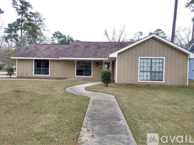 3 BR, 3 BA Apartment 201 Driftwood St, Mandeville, LA 70448