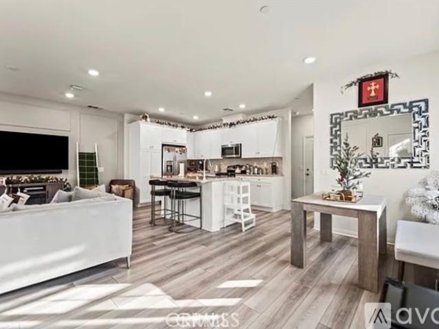 3 BR, 3 BA Apartment 22719 Harmony Drive, Unit River Village, Santa Clarita, CA 91350