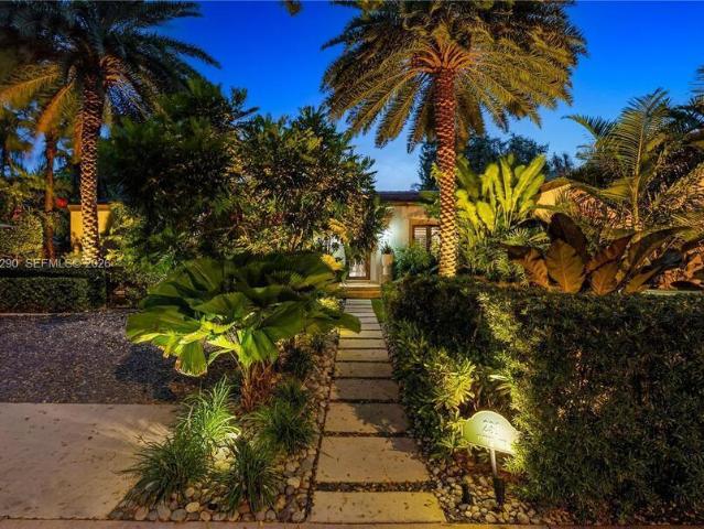 3 BR, 3 BA Apartment 231 Fluvia Ave, CORAL GABLES, FL 33134