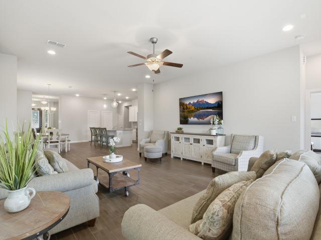 3 BR, 3 BA Apartment 3410 Shockley Lane, Rosharon, TX 77583