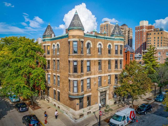 3 BR, 3 BA Apartment 354 West Dickens Avenue Unit 2111 1, Chicago, IL 60614