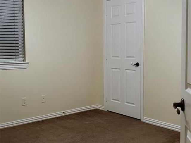3 BR, 3 BA Apartment 3015 Tudor Lane, Irving, TX 75060