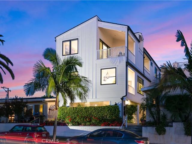 3 BR, 3 BA Apartment 302 Marguerite Ave, Corona del Mar, CA 92625