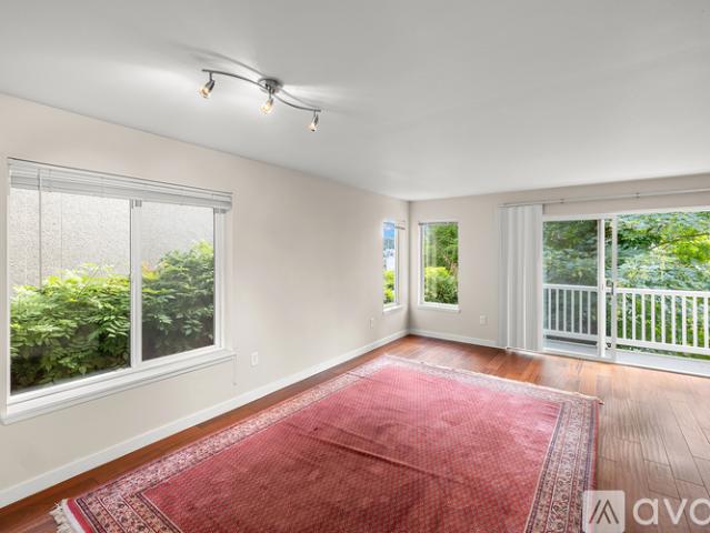 3 BR, 3 BA Apartment 3043 14th Ave W, Unit B, Seattle, WA 98119