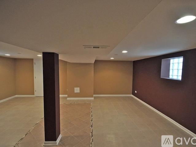 3 BR, 3 BA Apartment 320 Daffodil Drive, Romeoville, IL 60446