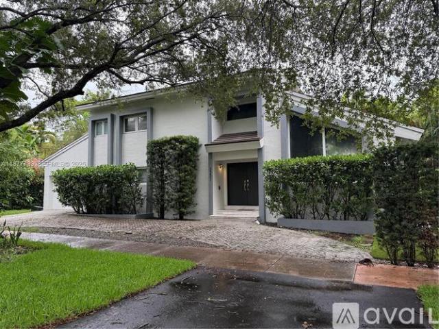3 BR, 3 BA Apartment 3231 Salzedo St, Coral Gables, FL 33134