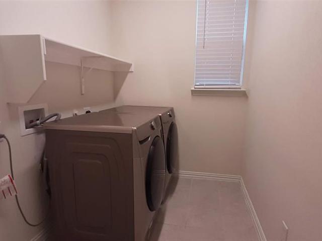 3 BR, 3 BA Apartment 325 Kennewick Drive, Garland, TX 75044